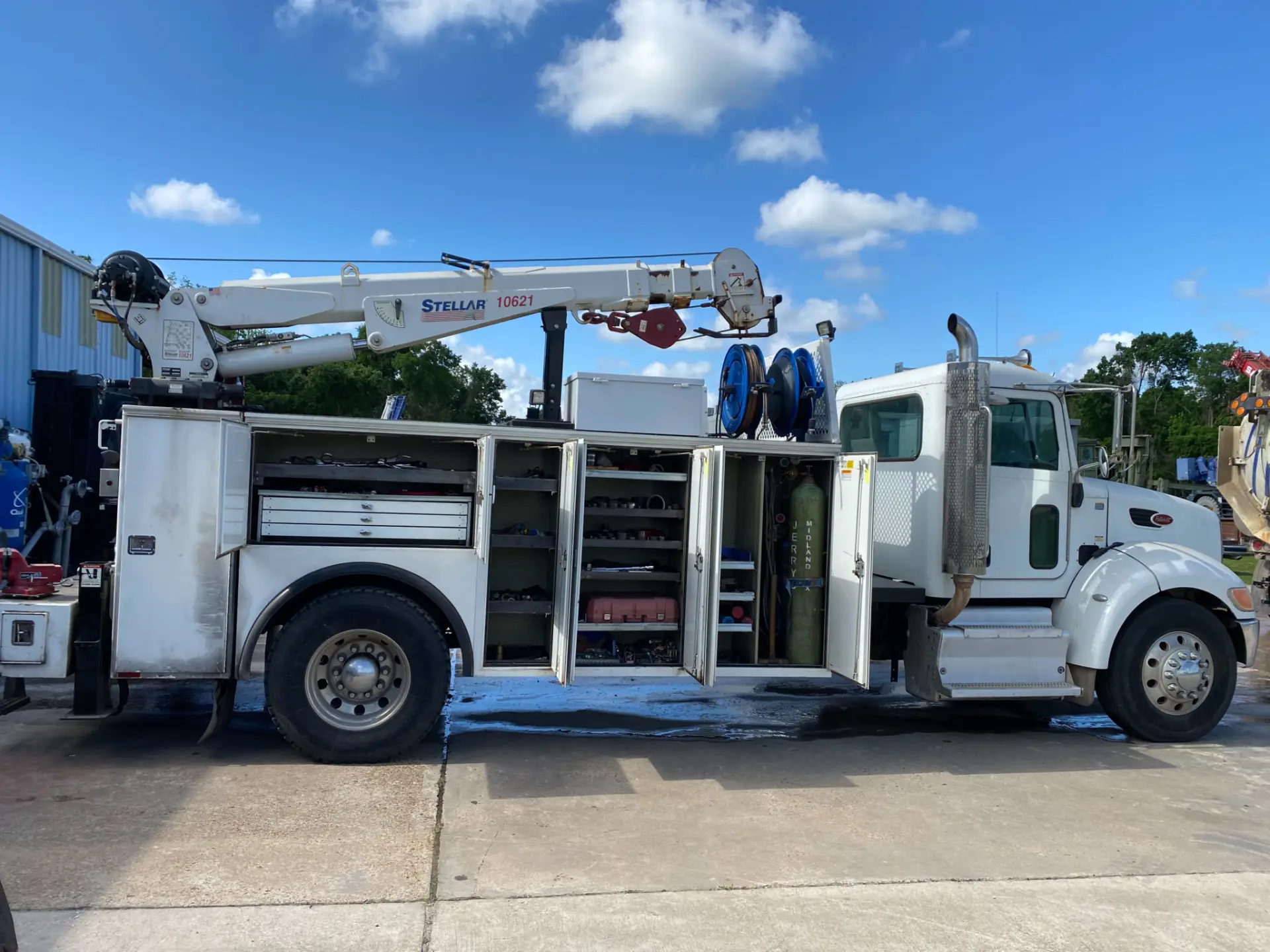 2013 Peterbilt 337 Mechanic Truck - Oil The Woodlands Group | Equipment