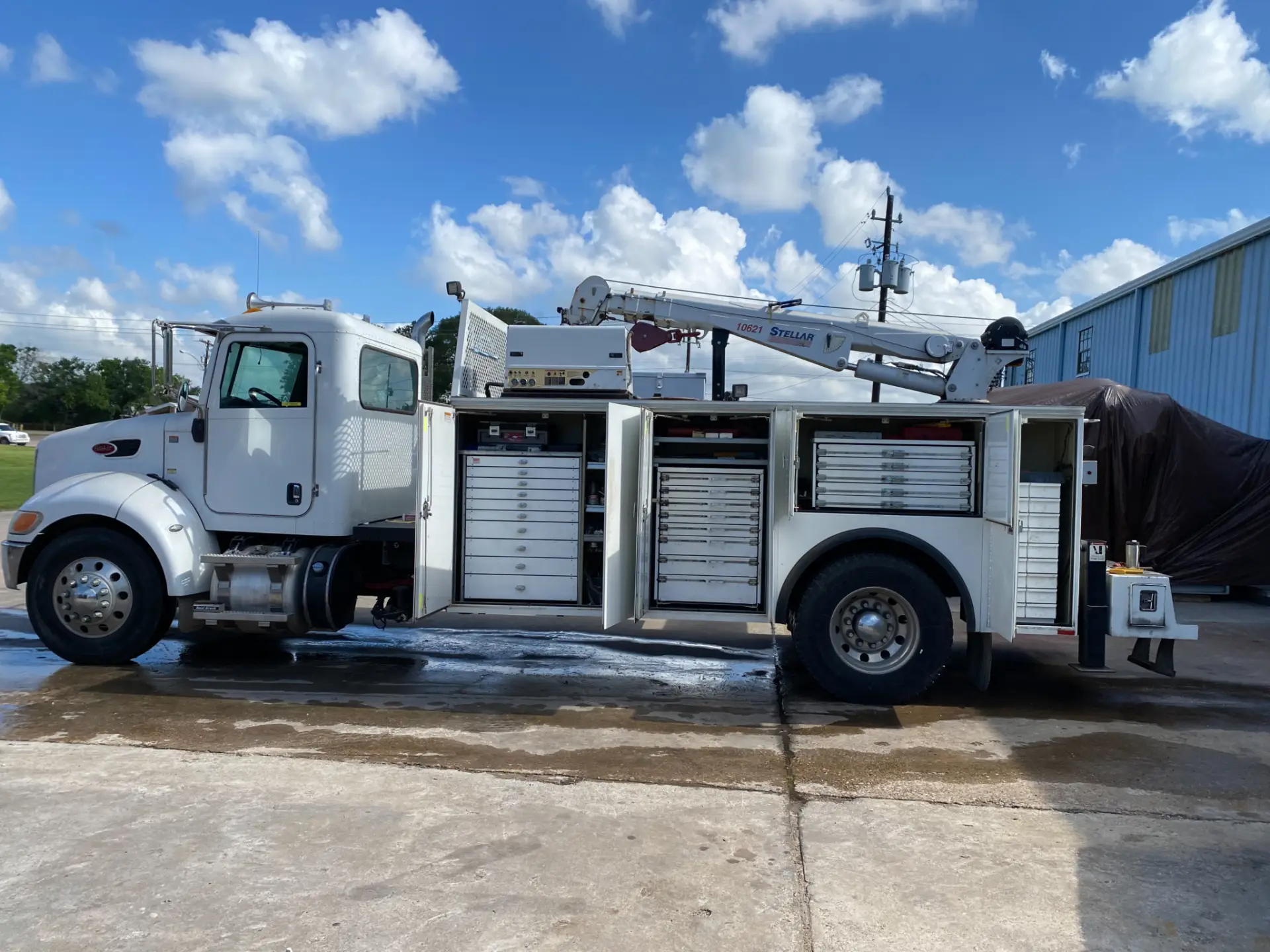 2013 Peterbilt 337 Mechanic Truck - Oil The Woodlands Group | Equipment